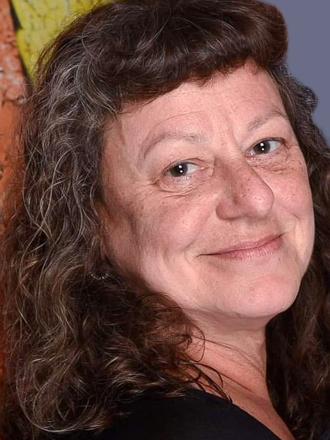 LISA MORGAN - Professional Women