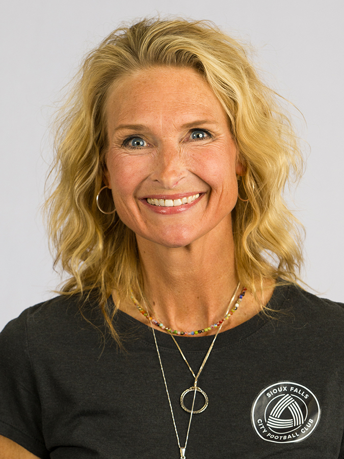 EMILY THOMAS - Professional Women