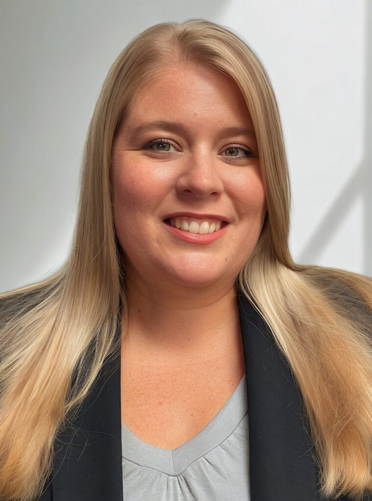 COURTNEY GROVE - Professional Women