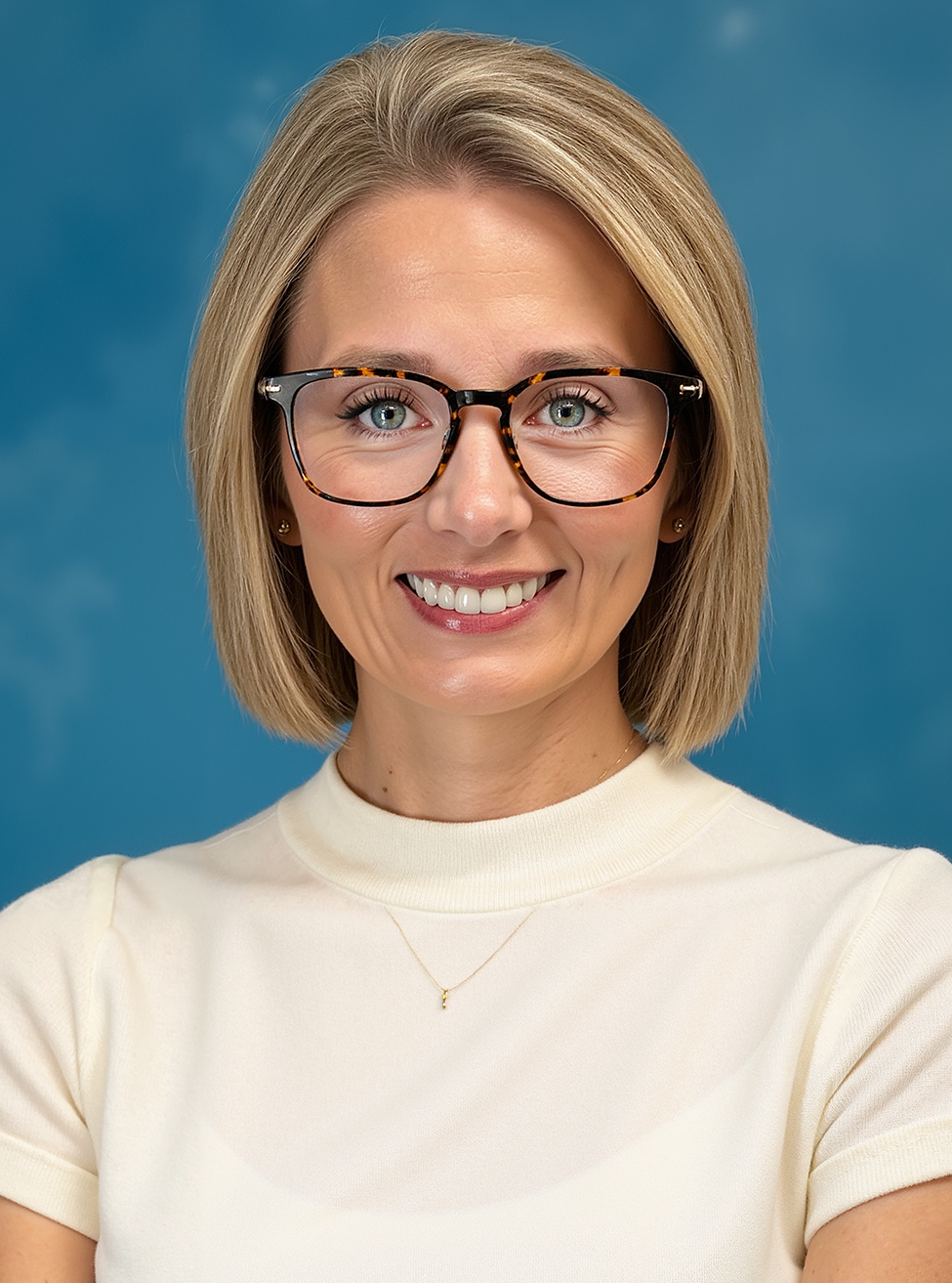 NIKKI NIELSEN - Professional Women